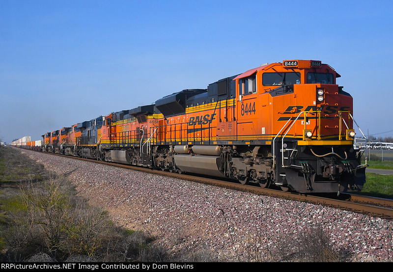 BNSF 8444
